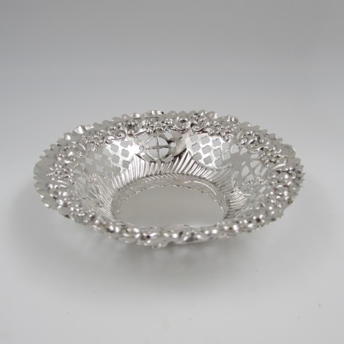 Wallace Sterling Silver " Wave" Edged Serving Bowl - S & K Ltd.