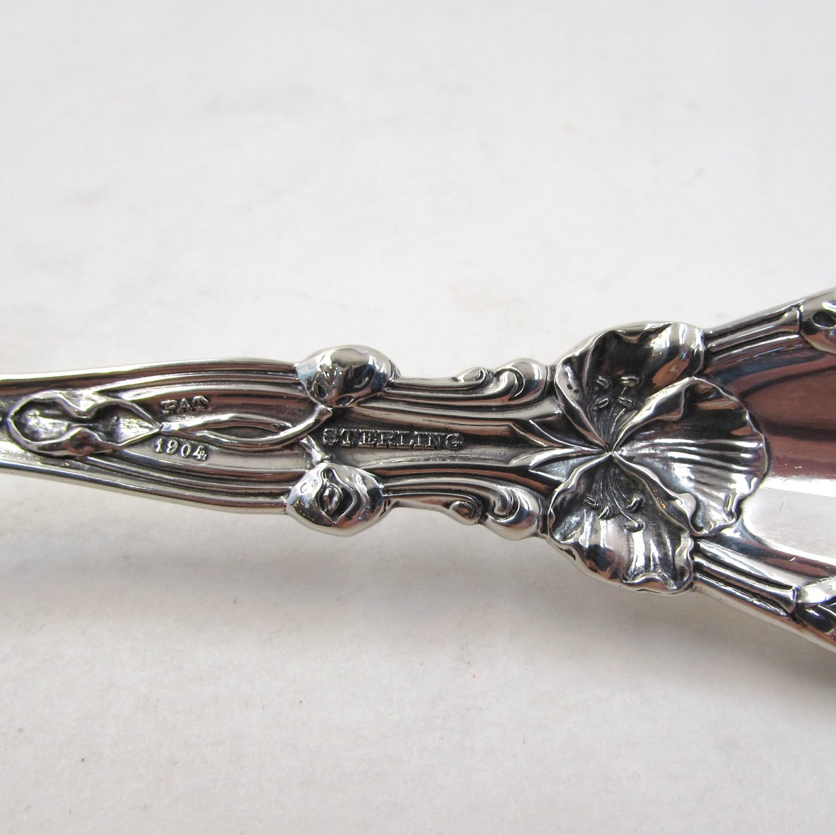 Gorham Sterling Silver Fish Server, Virginiana pattern. - S & K Ltd.