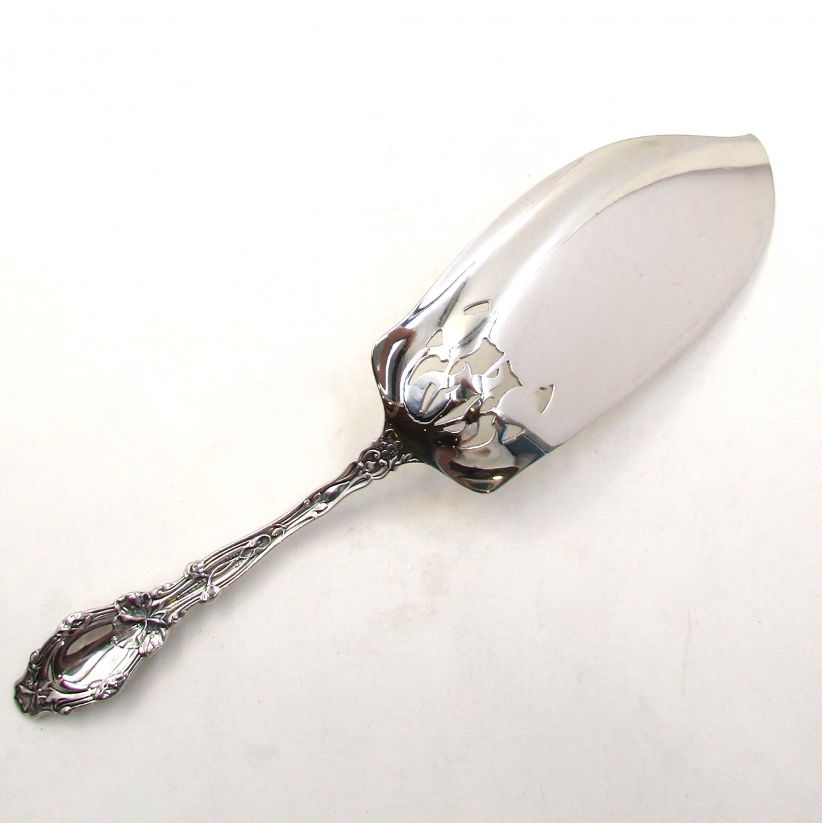 Gorham Sterling Silver Fish Server, Virginiana pattern. - S & K Ltd.