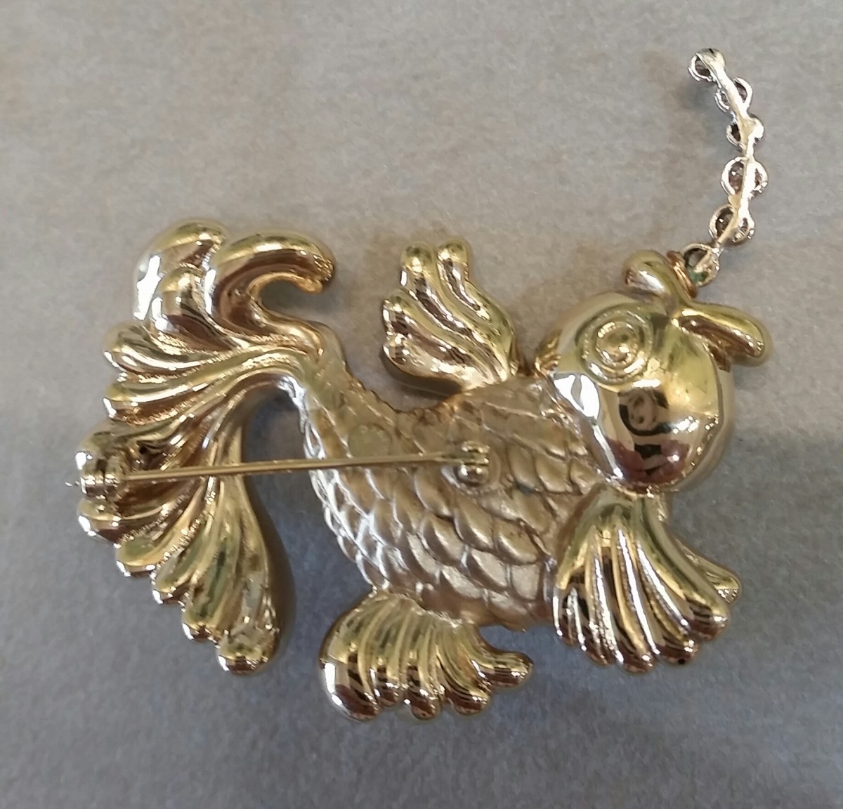 "Fancy Fish" Pin with Diamonds in 14 Karat Yellow Gold - S & K Ltd.