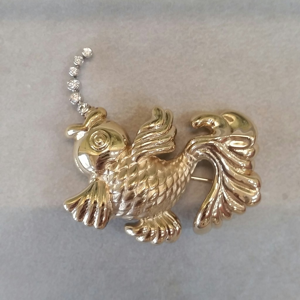 "Fancy Fish" Pin with Diamonds in 14 Karat Yellow Gold - S & K Ltd.